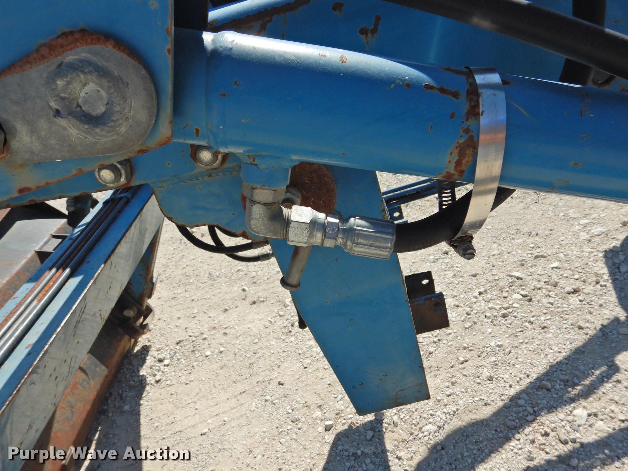 Ford 7109 loader in Lampasas, TX | Item DF2521 sold | Purple Wave