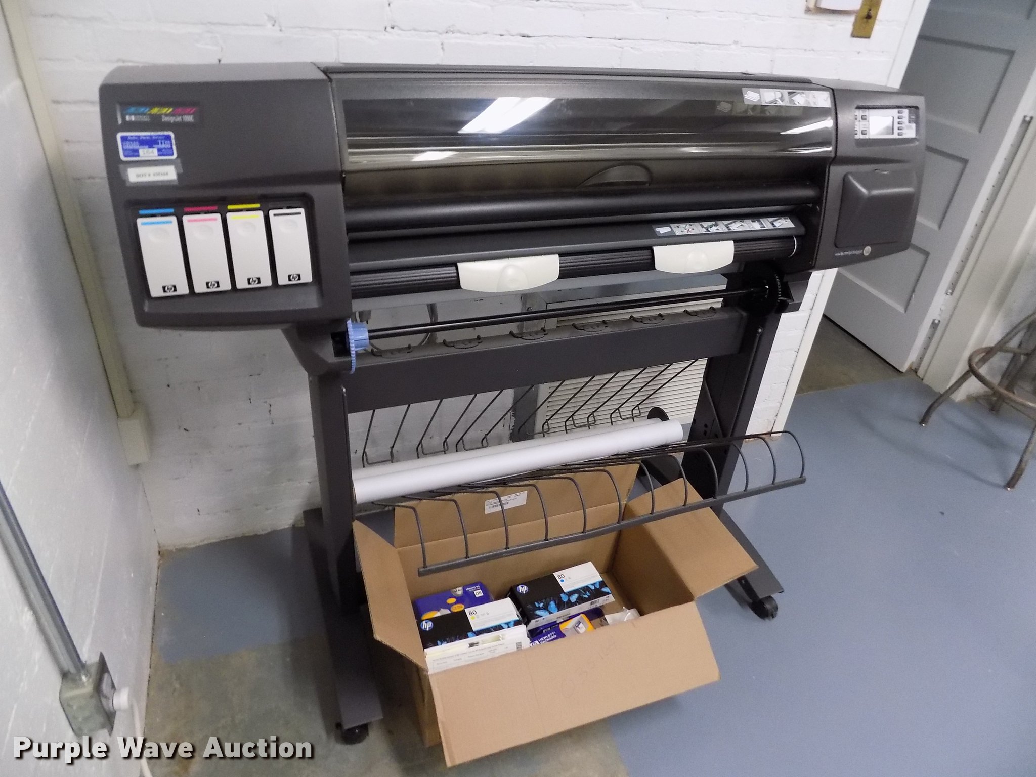 HP Designjet 1050C plotter in Norton, KS | Item EH9416 sold | Purple Wave