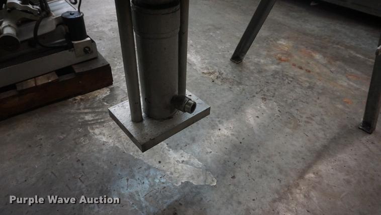 Crankshaft V-block inspection stand in Kansas City, KS | Item DI9362 ...