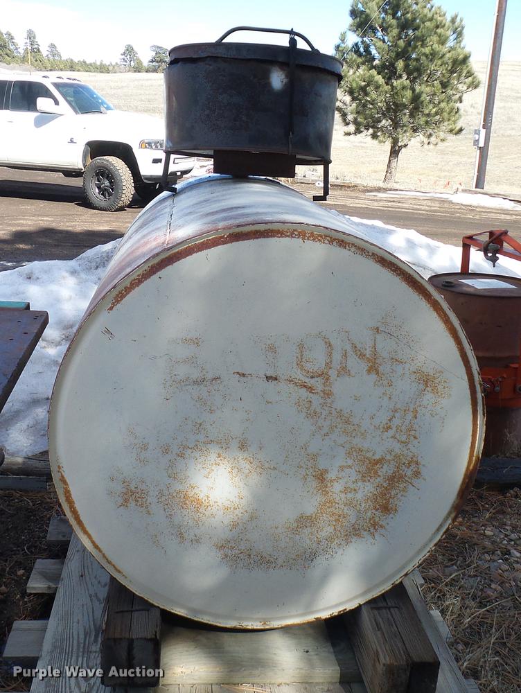 Used oil collection tank in Larkspur, CO | Item EP9586 sold | Purple Wave