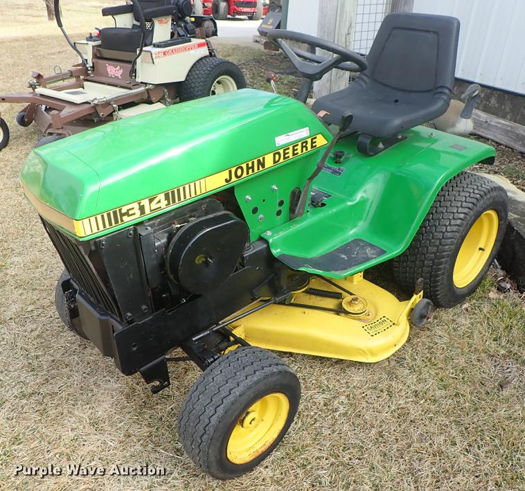 John Deere 314 lawn mower in Sedgwick, KS | Item FL9585 sold | Purple Wave