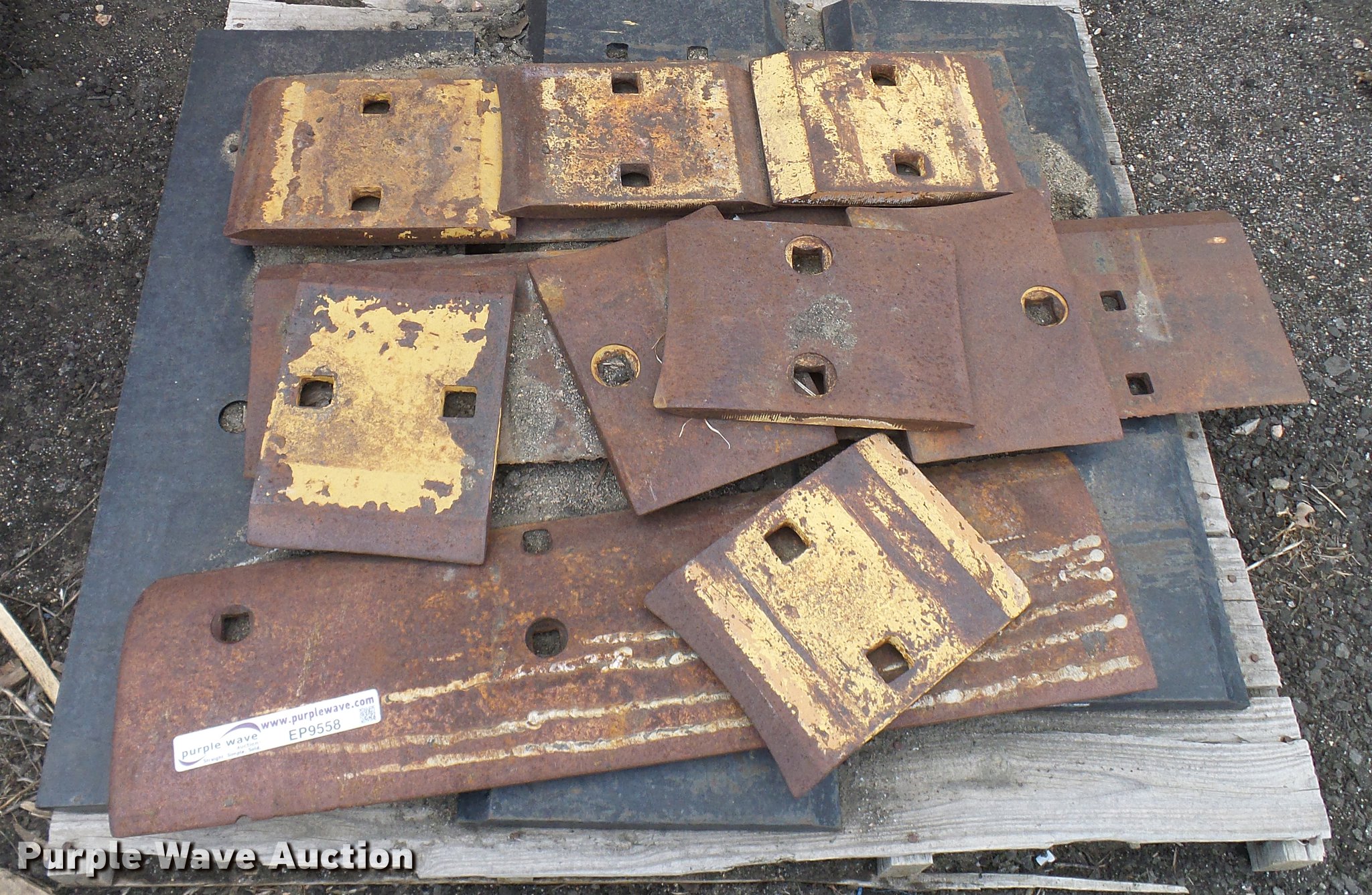 Case 721 wheel loader bucket plates in Colorado Springs, CO | Item ...