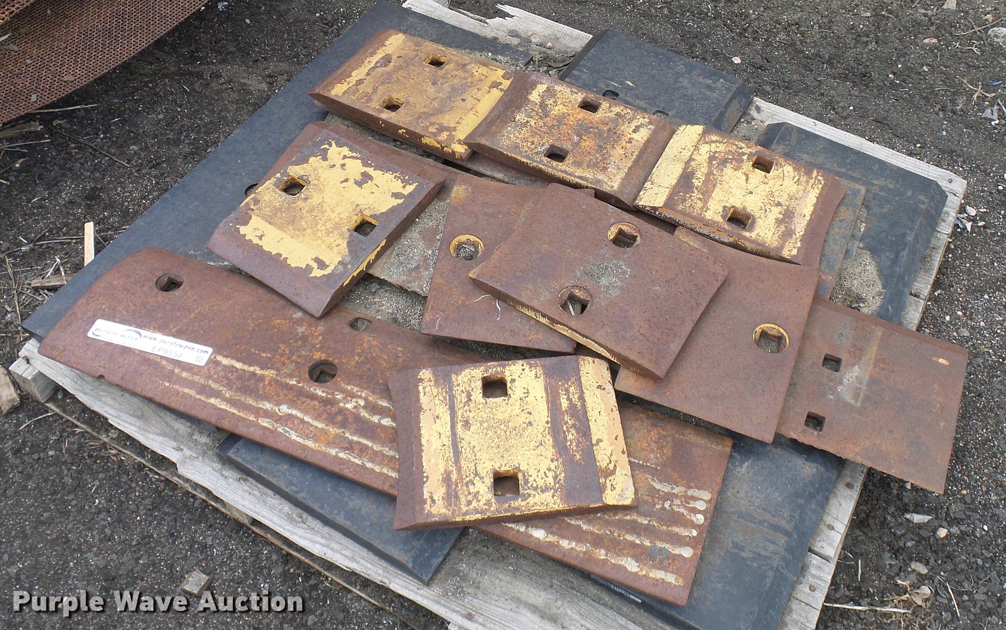 Case 721 wheel loader bucket plates in Colorado Springs, CO | Item ...