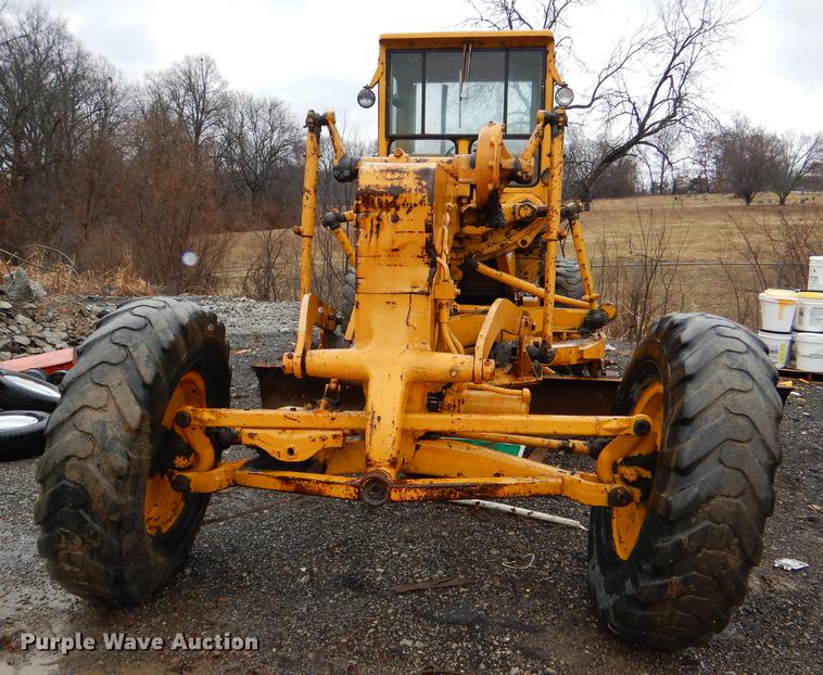 1972 Caterpillar 112F rigid frame motor grader in Atchison, KS | Item ...