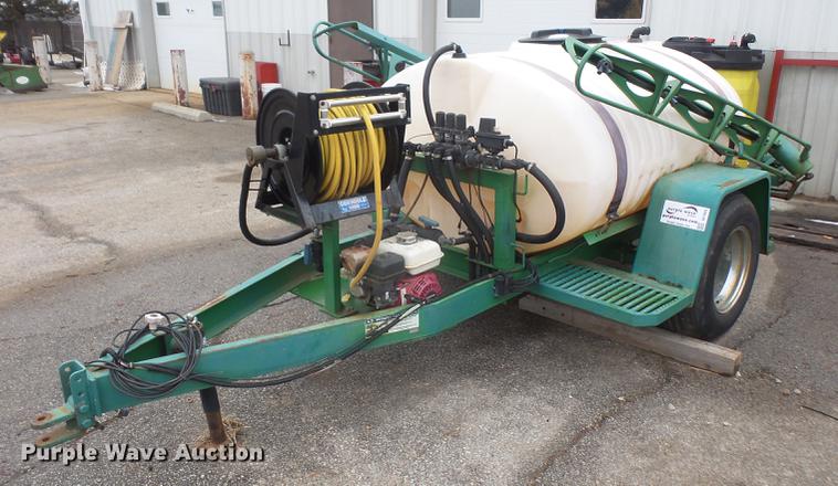 A.D. Williams sprayer in Leawood, KS | Item DF7663 sold | Purple Wave
