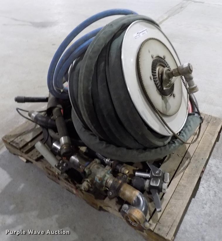 Booster hose reel in Salina, KS | Item FH9138 sold | Purple Wave