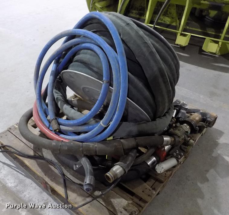 Booster hose reel in Salina, KS | Item FH9138 sold | Purple Wave