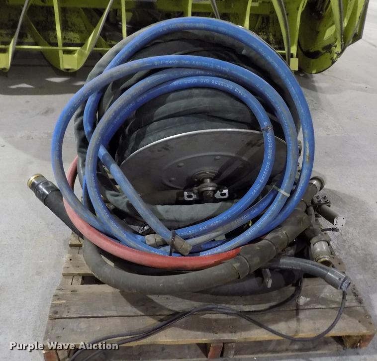 Booster hose reel in Salina, KS | Item FH9138 sold | Purple Wave