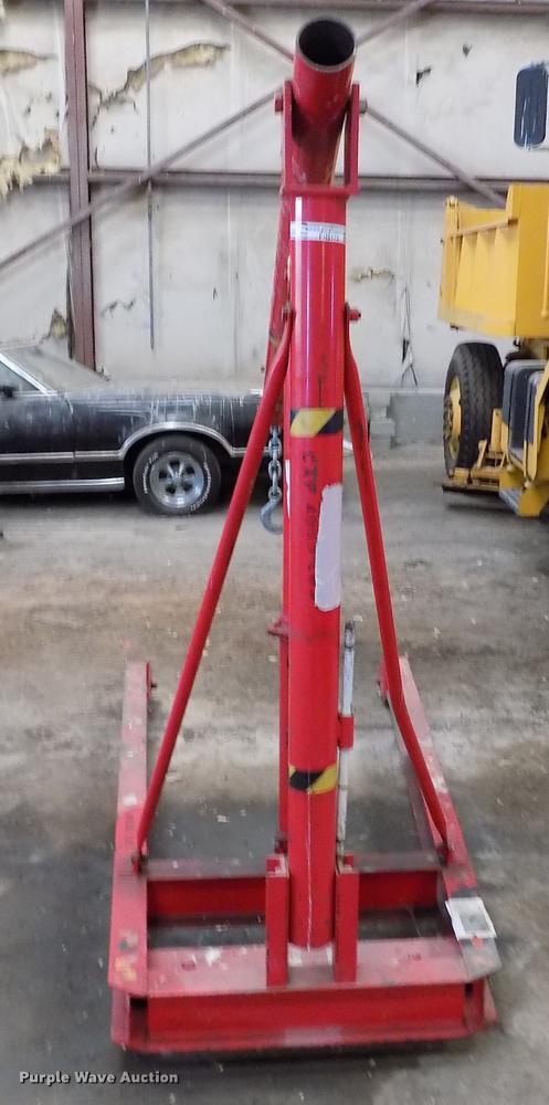 Snap-on YA-705 engine hoist in Salina, KS | Item FH9175 sold | Purple Wave