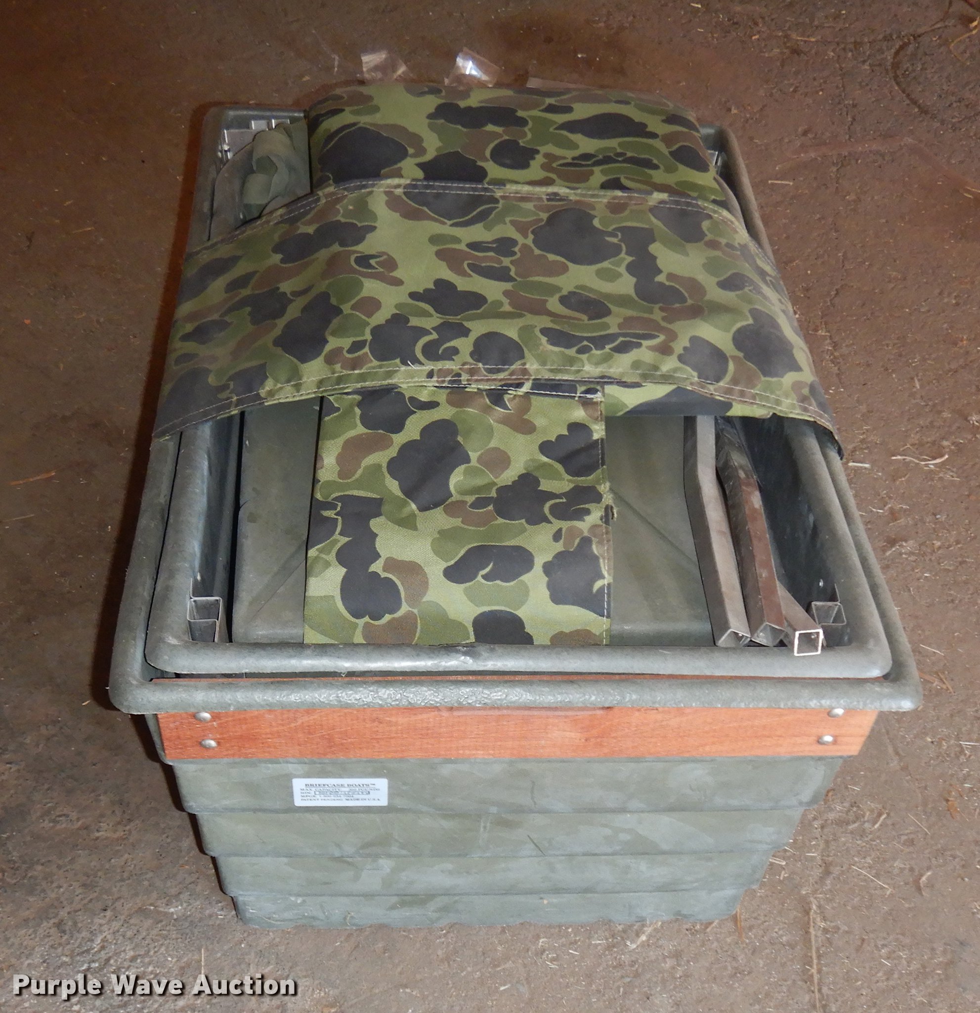 Briefcase boat in Oklahoma City, OK | Item FQ9245 sold | Purple Wave