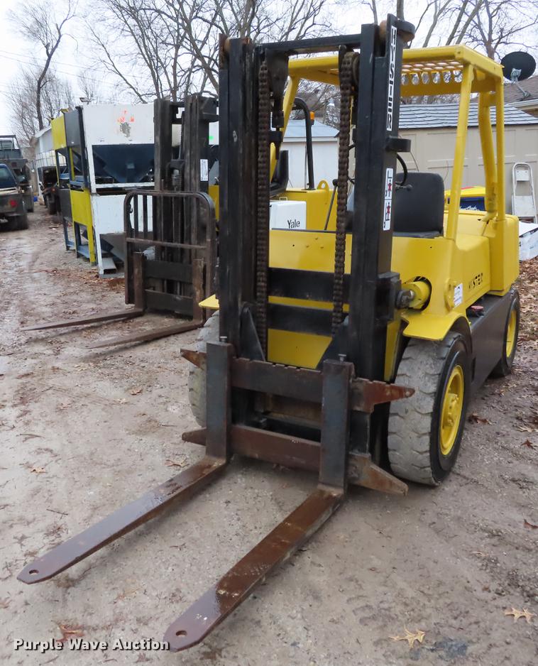 2005 Hyster H70E forklift in Tonganoxie, KS | Item DF7700 sold | Purple ...