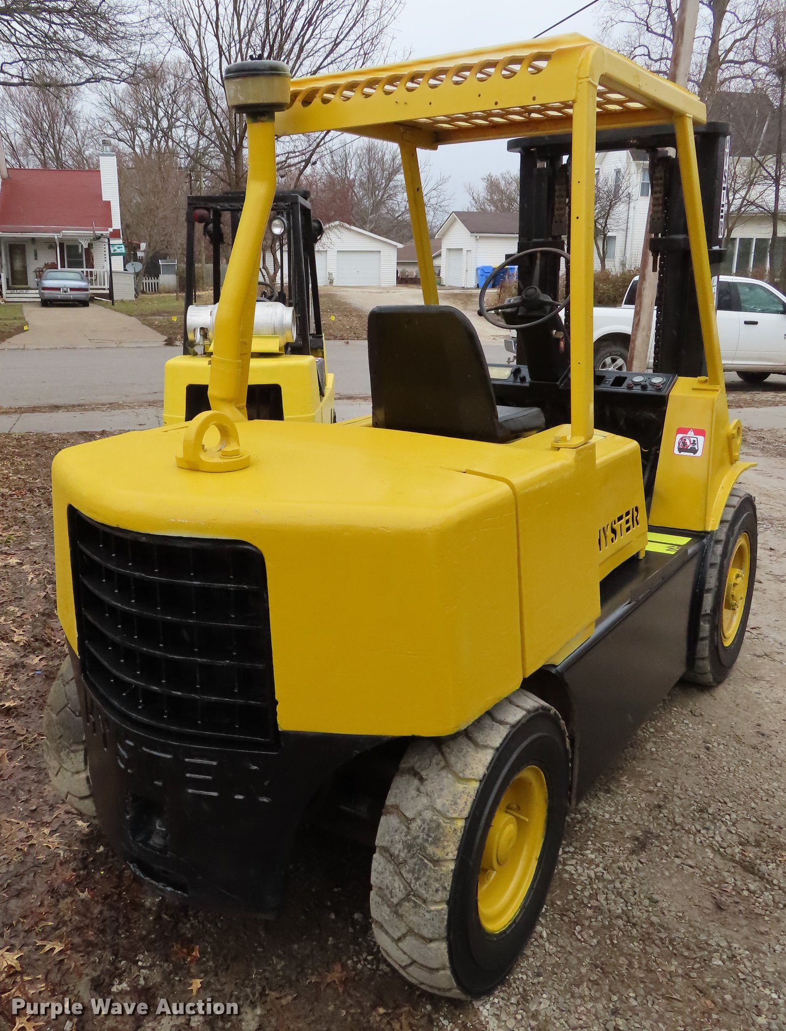 2005 Hyster H70E forklift in Tonganoxie, KS | Item DF7700 sold | Purple ...