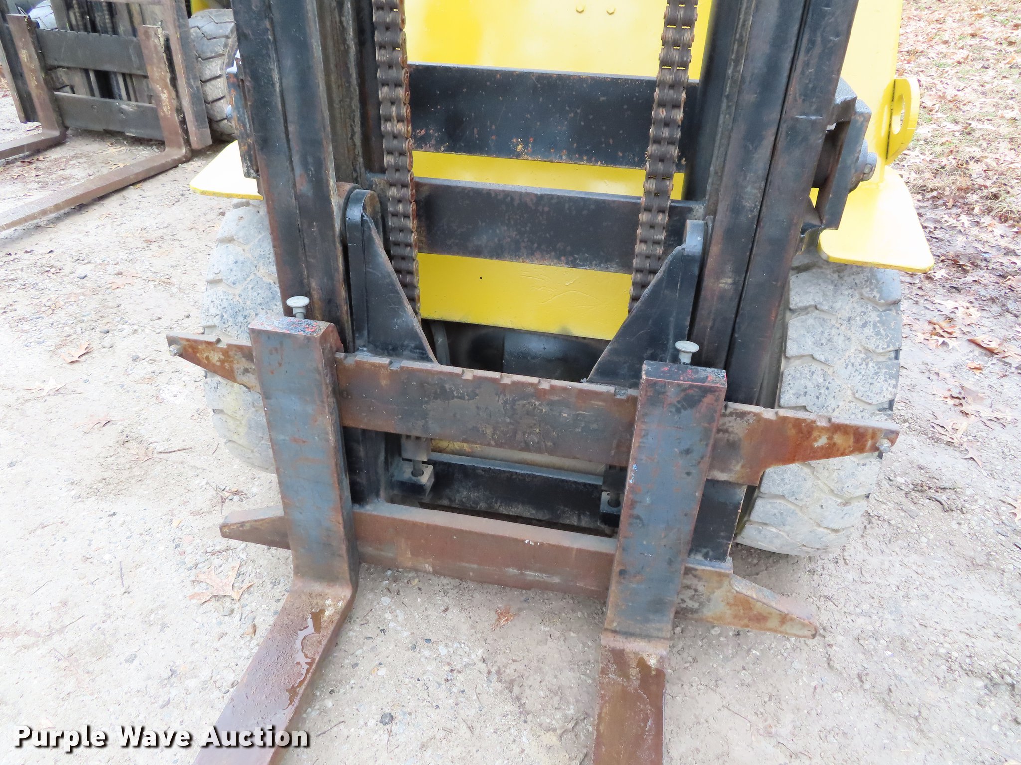 2005 Hyster H70E forklift in Tonganoxie, KS | Item DF7700 sold | Purple ...