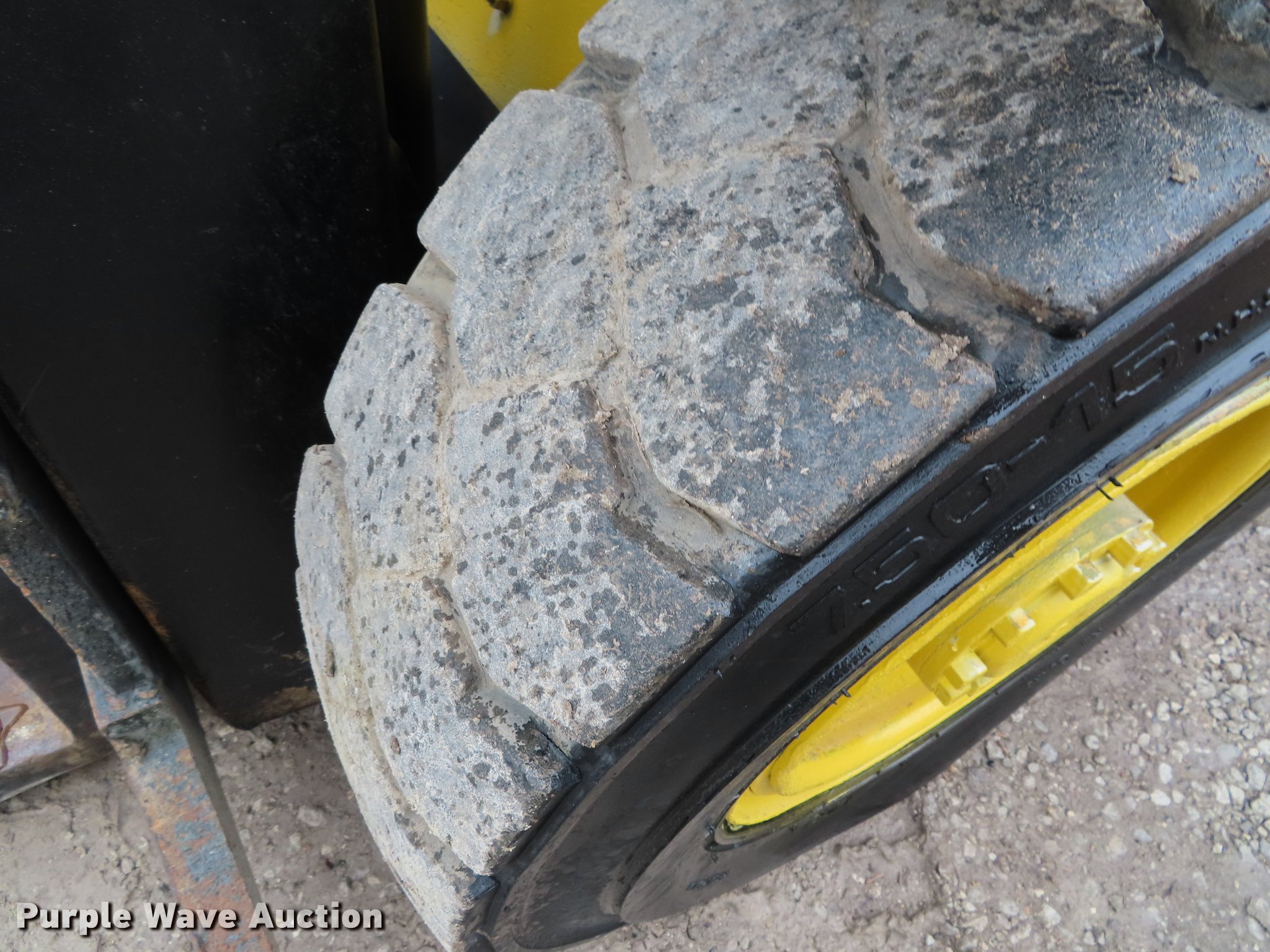 2005 Hyster H70E forklift in Tonganoxie, KS | Item DF7700 sold | Purple ...