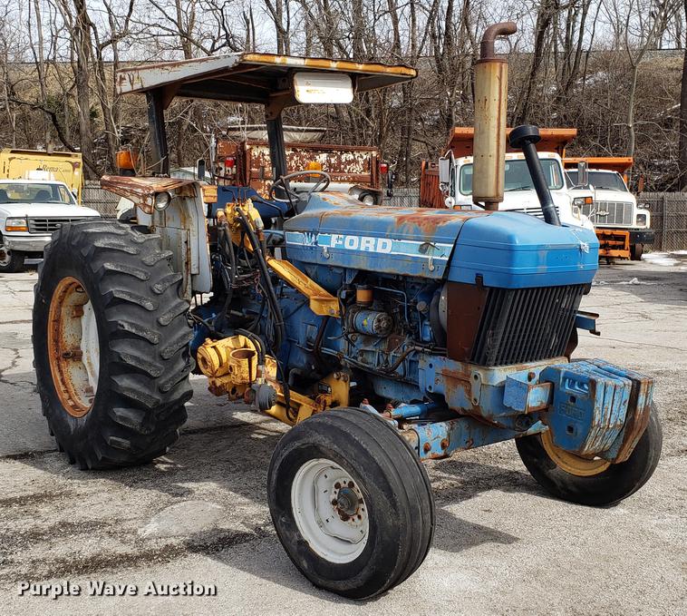 Ford 5610 tractor in Independence, MO | Item DF3293 sold | Purple Wave