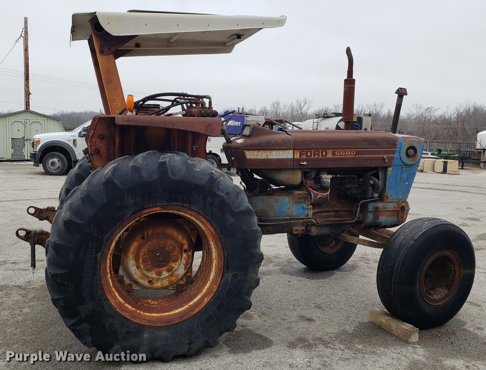 1980 Ford 6600 tractor in Independence, MO | Item DF3330 sold | Purple Wave