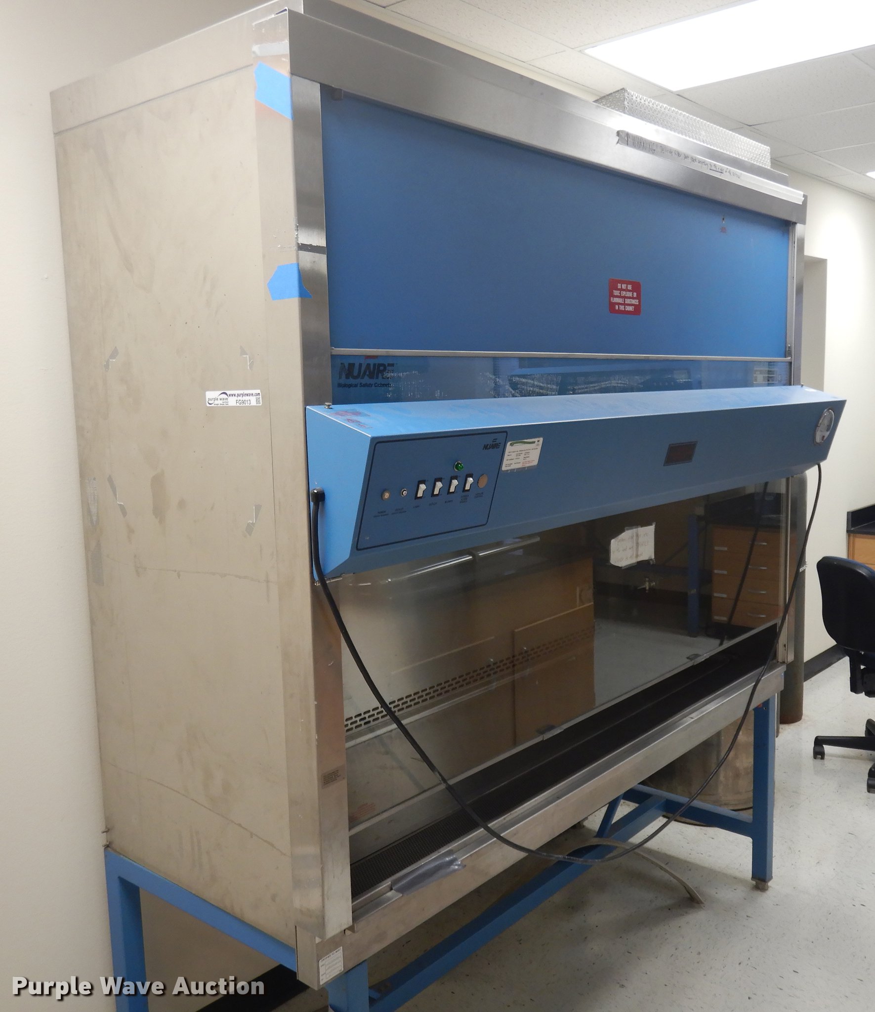Nuaire biological safety cabinet in Edmond, OK | Item FG9013 sold ...