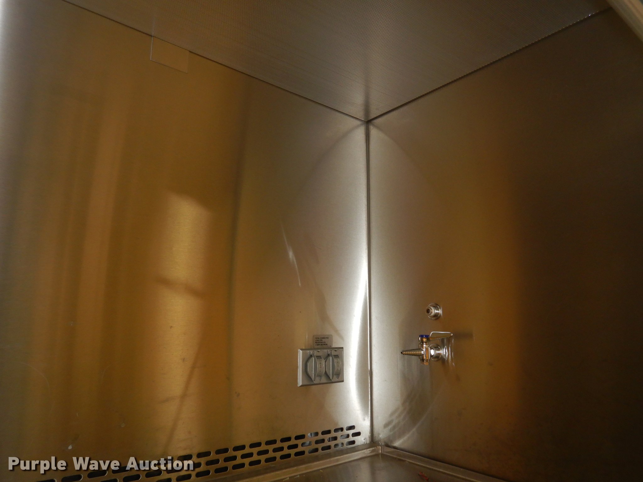 Nuaire biological safety cabinet in Edmond, OK | Item FG9013 sold ...