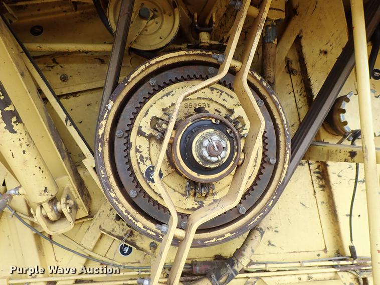 1982 New Holland TR85 combine in Lindsborg, KS | Item DF8888 sold ...