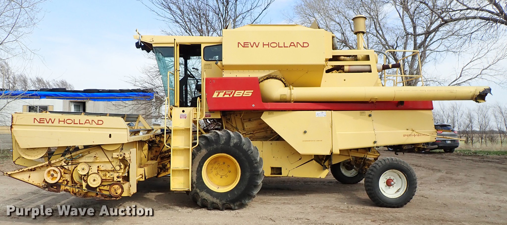 1982 New Holland TR85 combine in Lindsborg, KS | Item DF8888 sold ...