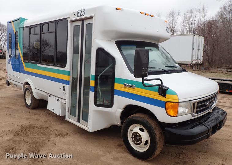 2007 Ford Econoline E450 shuttle bus in Wichita, KS | Item DF8854 sold ...