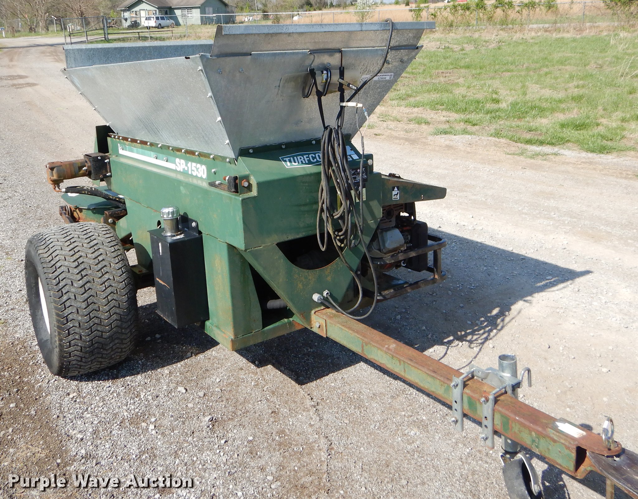Turfco SP1530 spreader in Collinsville, OK | Item EZ9958 sold | Purple Wave