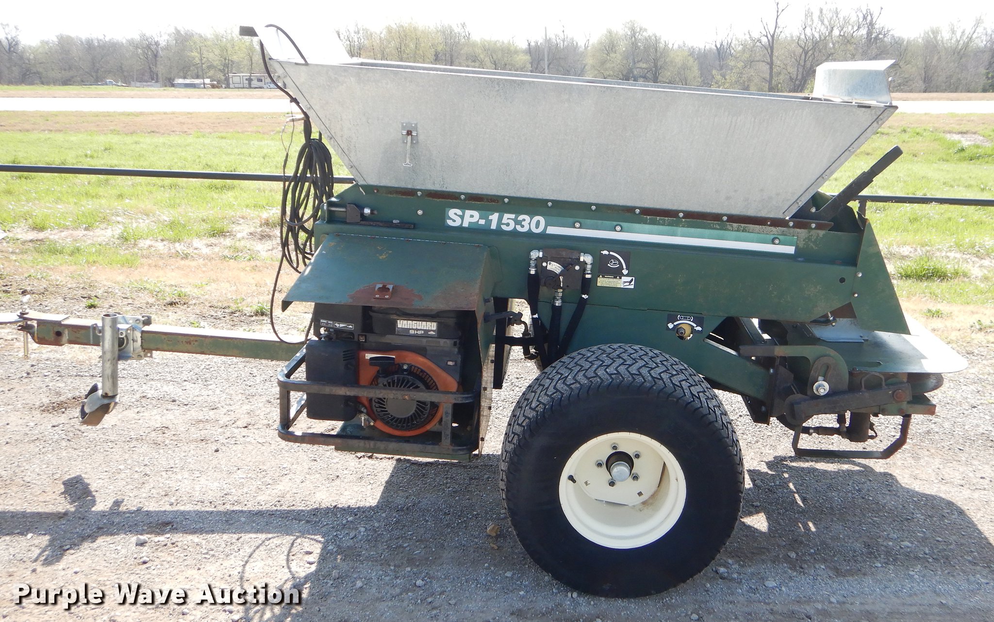 Turfco SP1530 spreader in Collinsville, OK | Item EZ9958 sold | Purple Wave