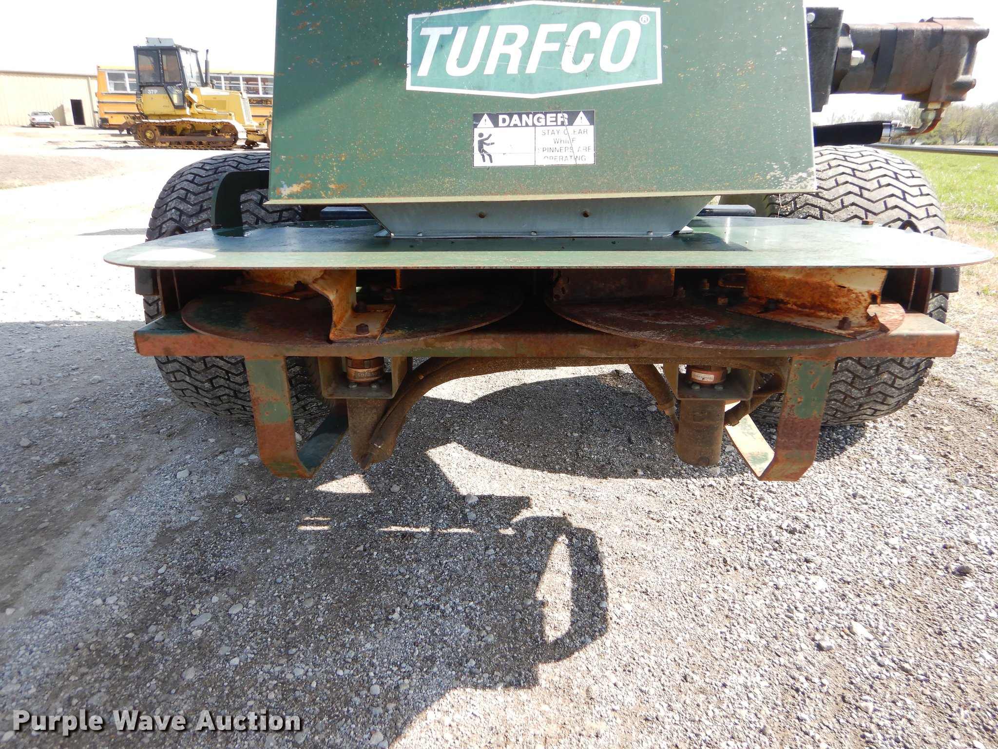 Turfco SP1530 spreader in Collinsville, OK | Item EZ9958 sold | Purple Wave