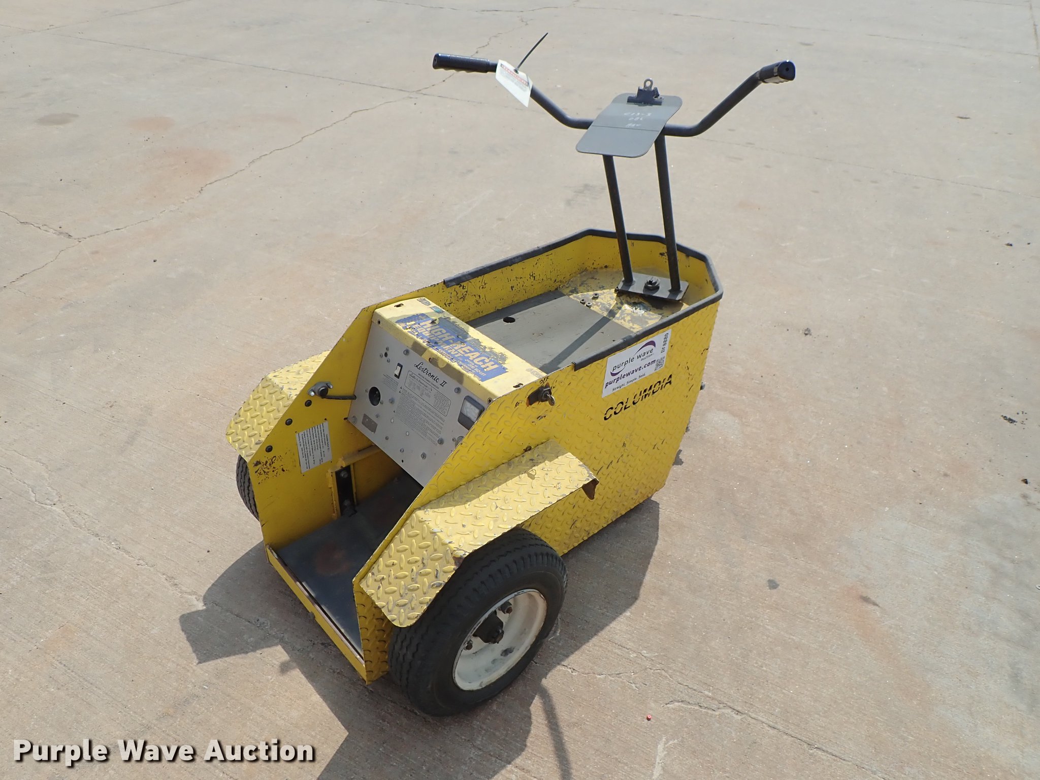 Columbia Parcar cart in Wichita, KS | Item DF8880 sold | Purple Wave
