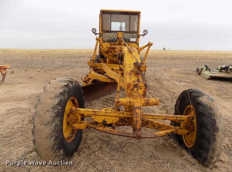 Caterpillar 12 rigid frame motor grader in Ulysses, KS | Item DF2993 ...
