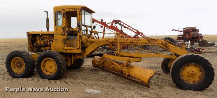 Caterpillar 12 rigid frame motor grader in Ulysses, KS | Item DF2993 ...