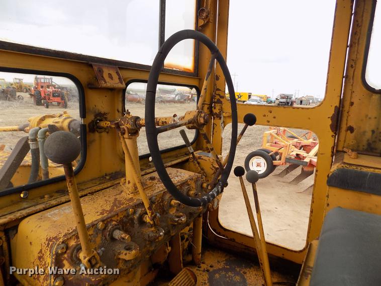 Caterpillar 12 rigid frame motor grader in Ulysses, KS | Item DF2993 ...