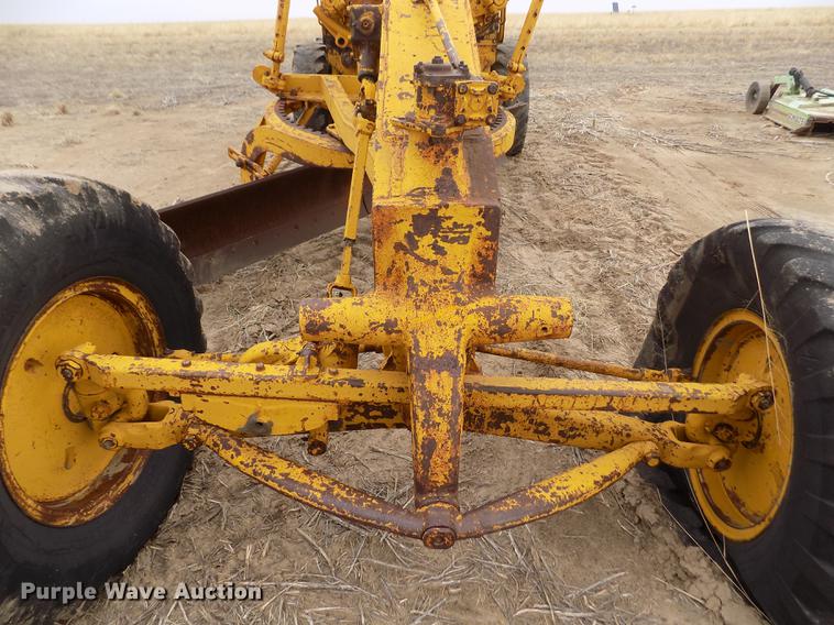 Caterpillar 12 rigid frame motor grader in Ulysses, KS | Item DF2993 ...