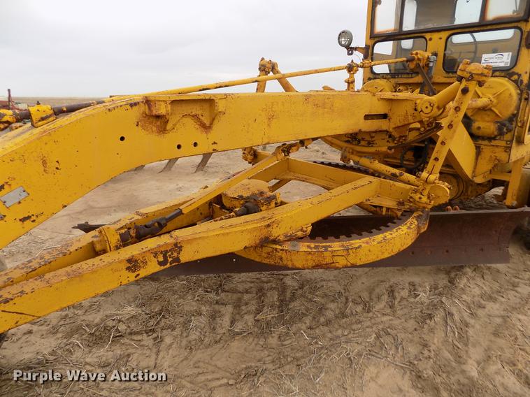 Caterpillar 12 rigid frame motor grader in Ulysses, KS | Item DF2993 ...