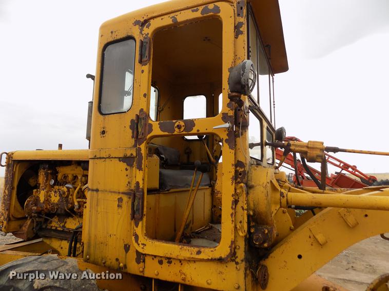 Caterpillar 12 rigid frame motor grader in Ulysses, KS | Item DF2993 ...
