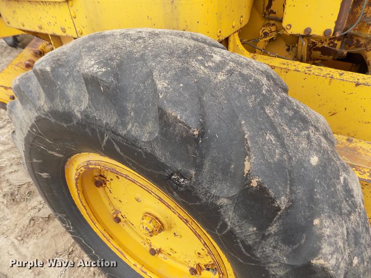 Caterpillar 12 rigid frame motor grader in Ulysses, KS | Item DF2993 ...