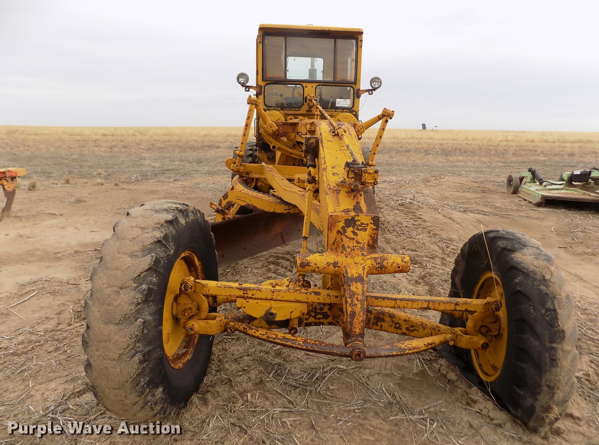 Caterpillar 12 rigid frame motor grader in Ulysses, KS | Item DF2993 ...