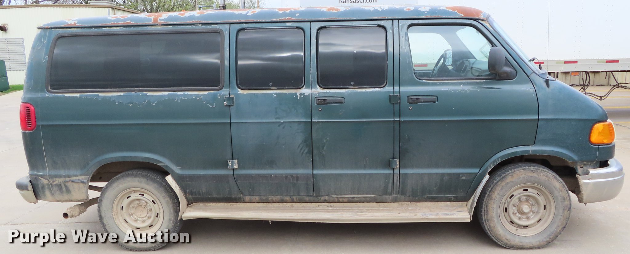 2001 Dodge Ram Wagon B2500 van in Lansing, KS | Item DI9480 sold ...