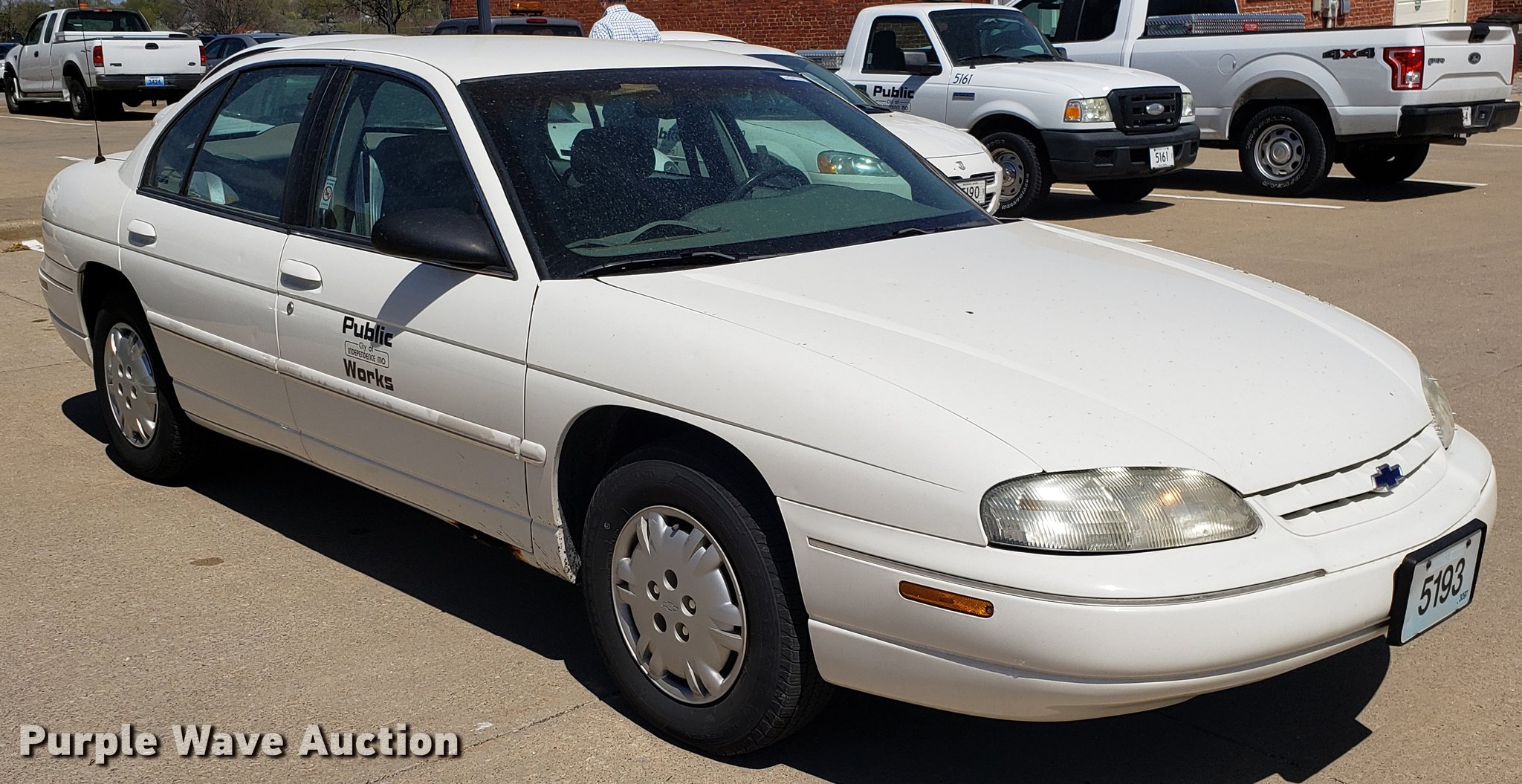 2001 Chevrolet Lumina in Independence, MO | Item EN9894 sold | Purple Wave