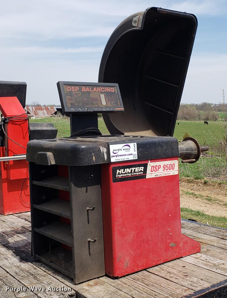 Hunter Engineering Co. DSP9500 wheel balancer in Lincoln, MO | Item ...