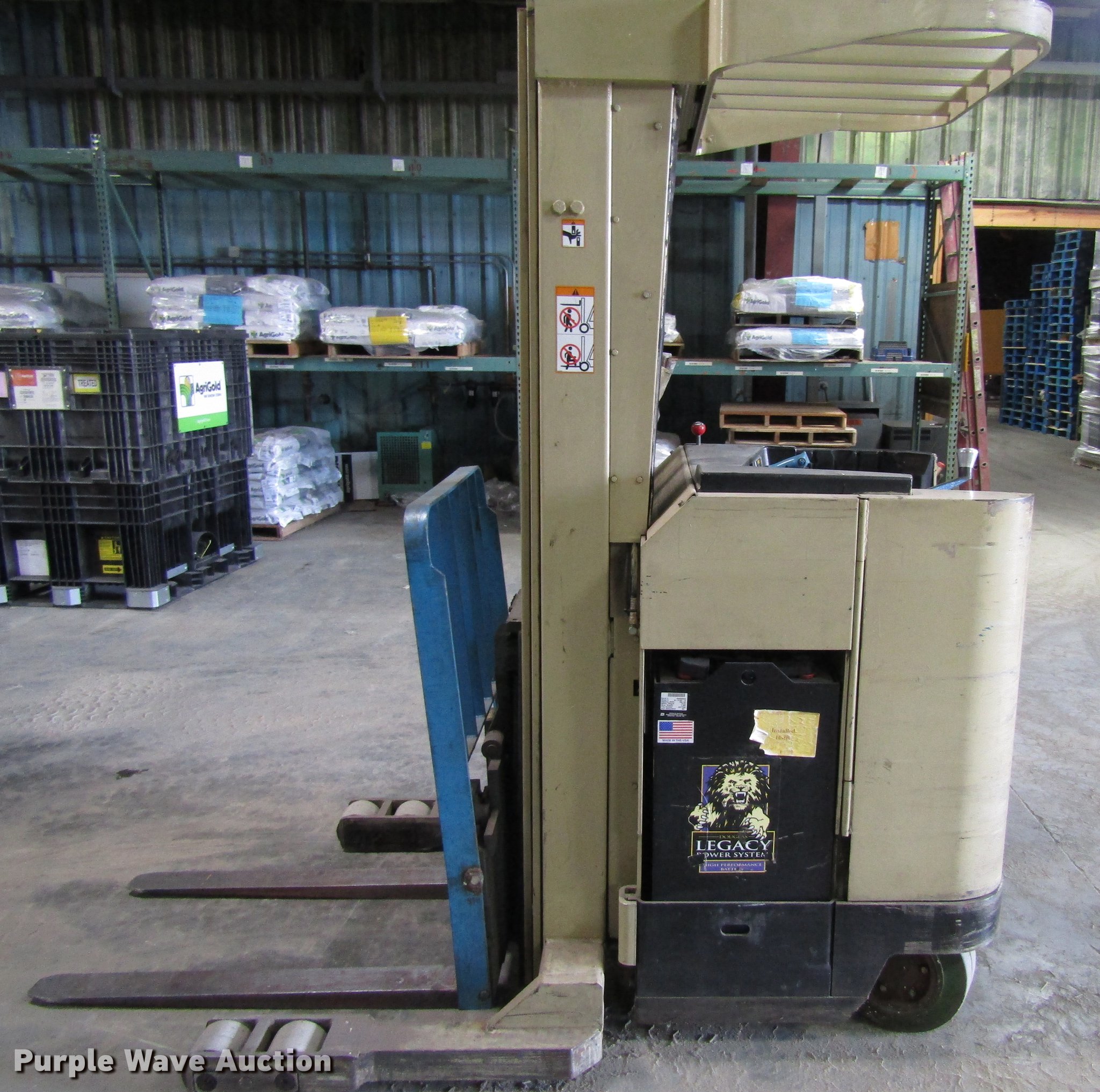 1979 Crown 35RRTT forklift in Mount Pleasant, IA | Item EU9601 sold ...