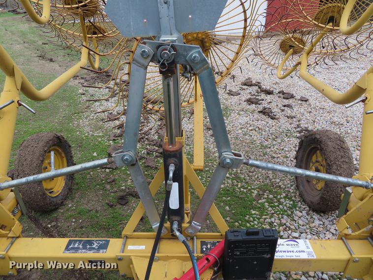 Vermeer WR220 hay rake in Auburn, KS | Item DF7793 sold | Purple Wave