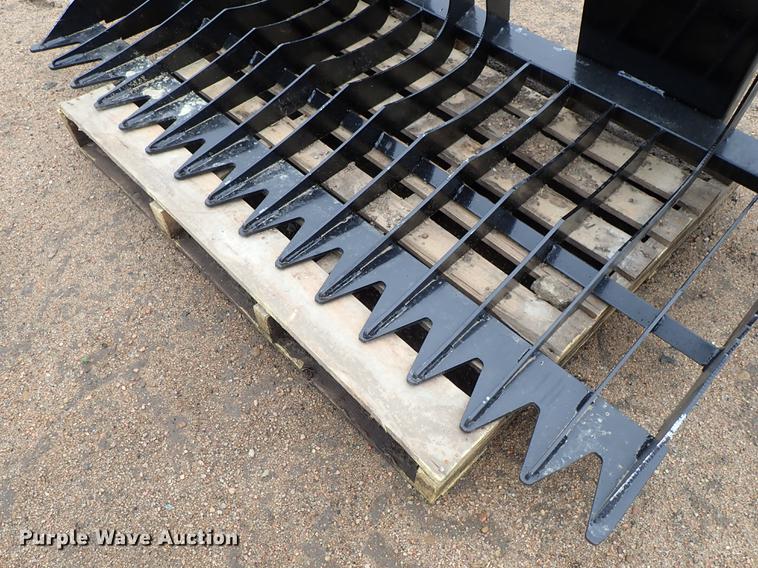 Brute rock bucket in Kinsley, KS | Item FB9004 sold | Purple Wave