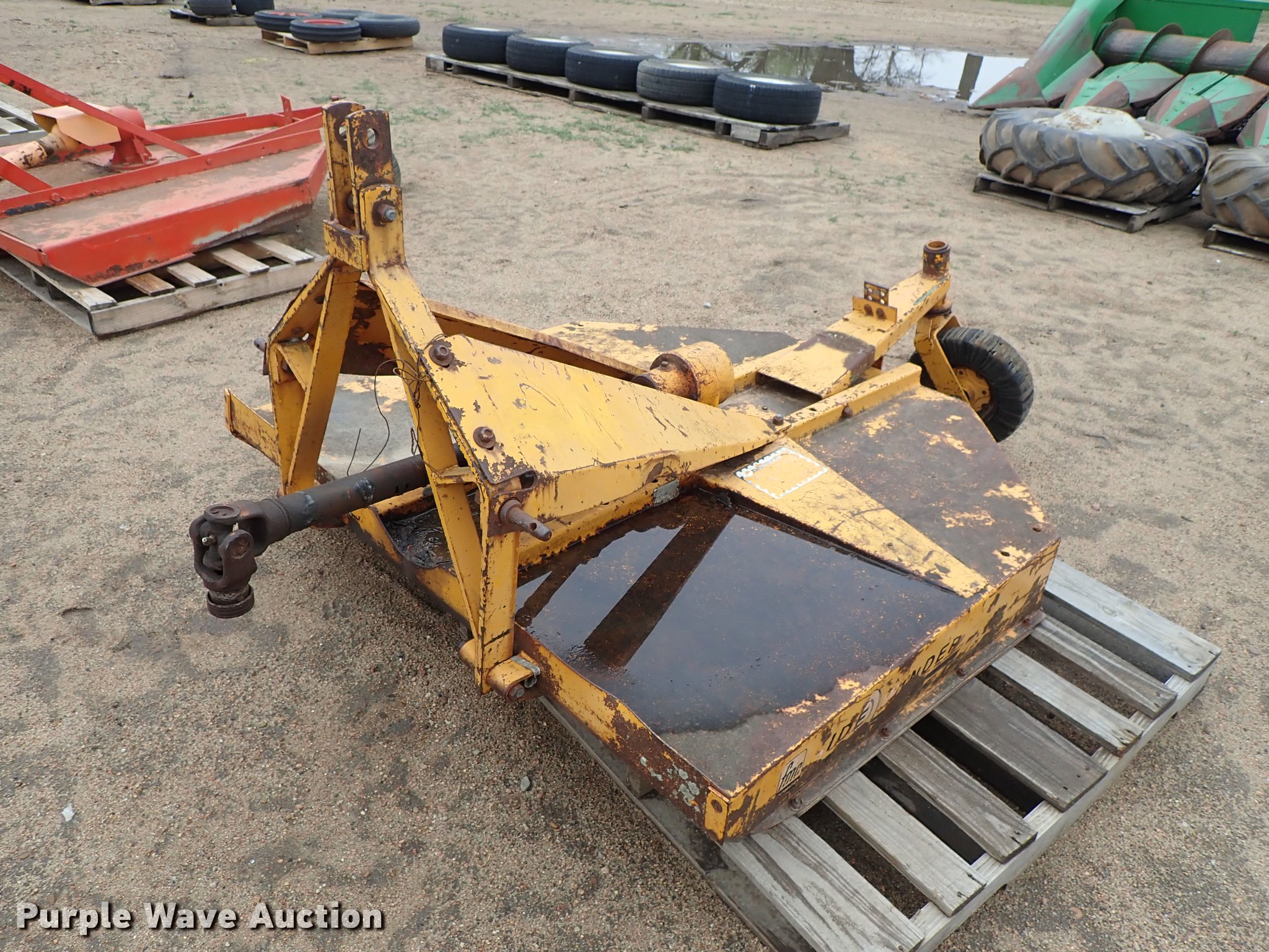 FMC rotary mower in Kinsley, KS | Item FB9012 sold | Purple Wave