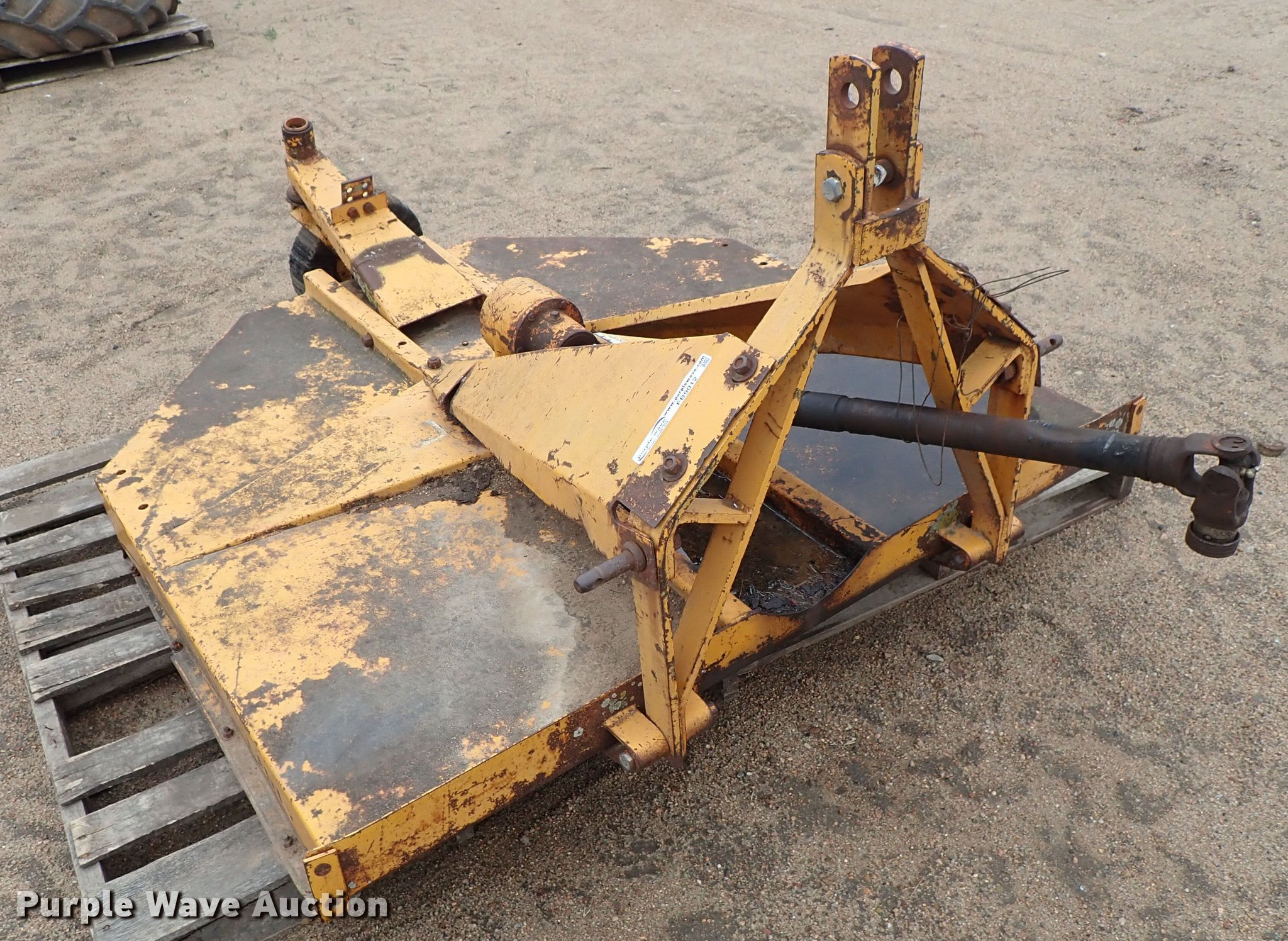 FMC rotary mower in Kinsley, KS | Item FB9012 sold | Purple Wave