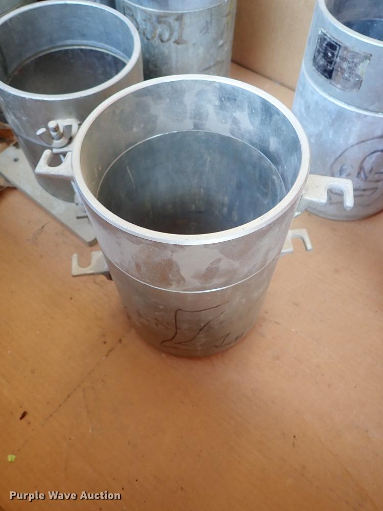 (7) Proctor molds in Wichita, KS | Item DQ9638 sold | Purple Wave