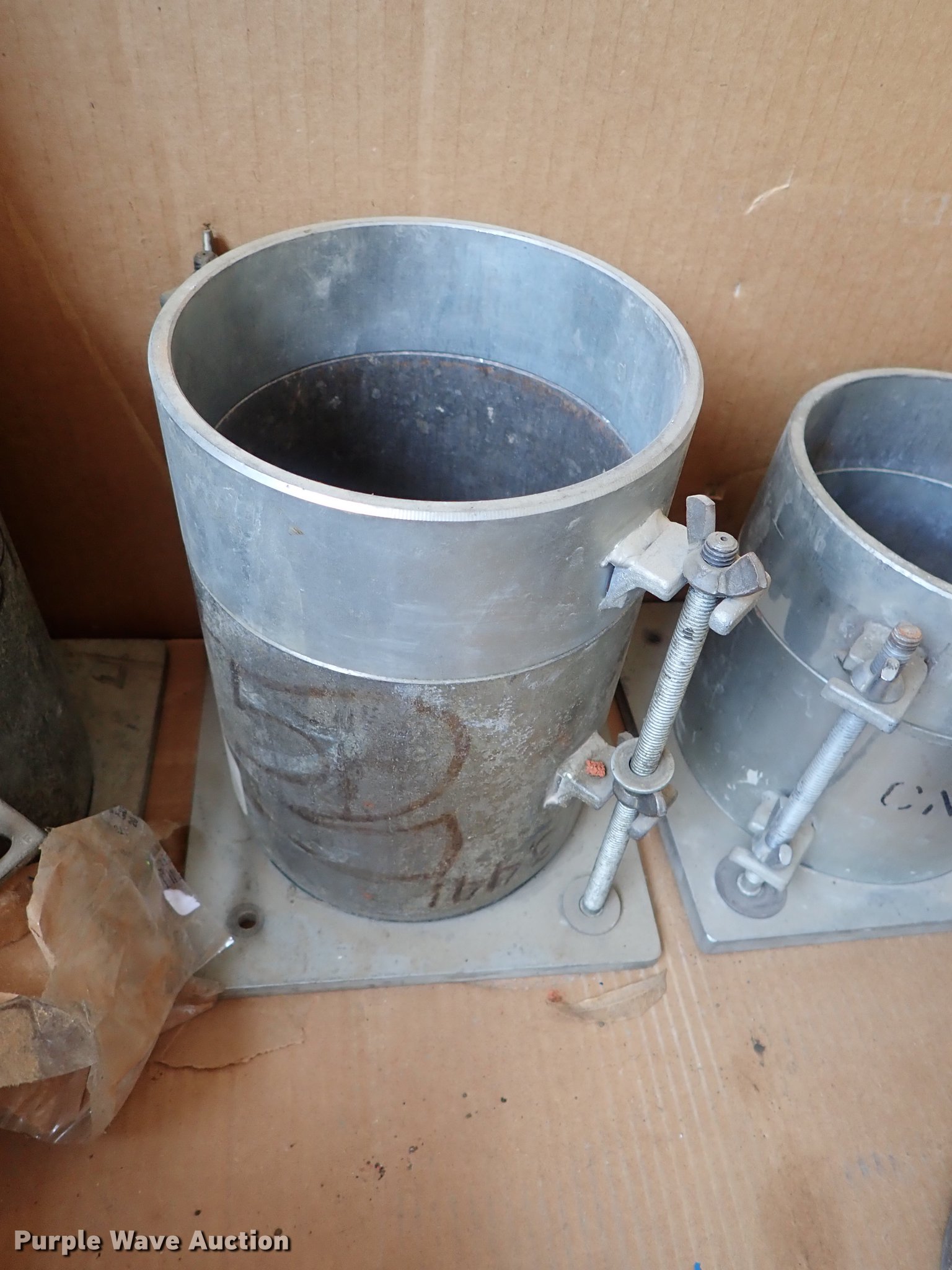 (7) Proctor molds in Wichita, KS | Item DQ9638 sold | Purple Wave