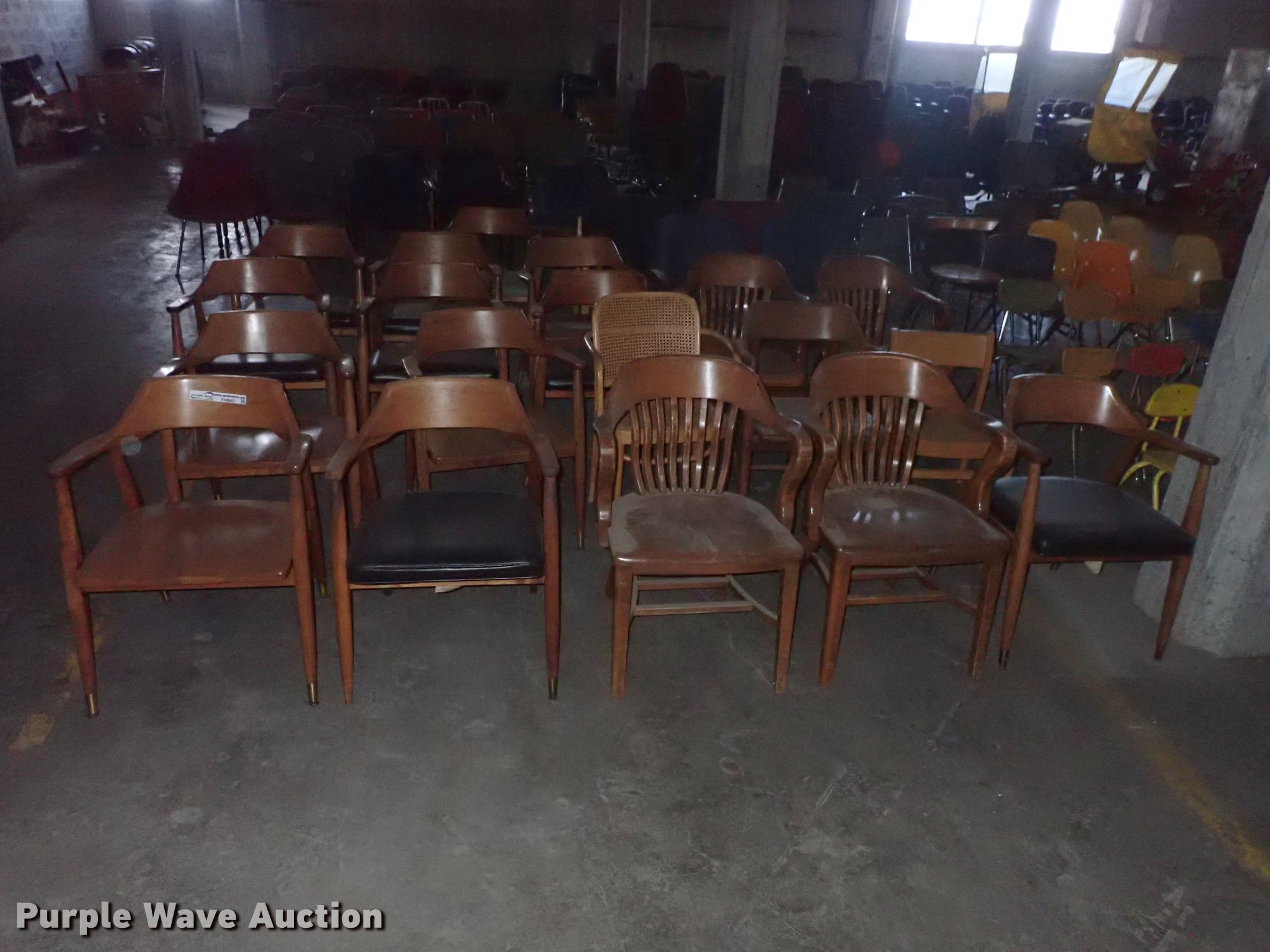 (23) chairs in Wichita, KS | Item FN9887 sold | Purple Wave