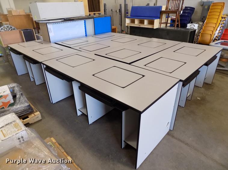 (7) dual station computer tables in Garden City, KS | Item FA9734 sold ...