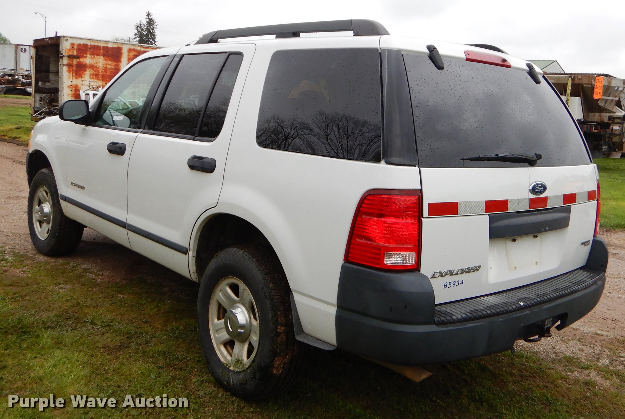 2005 Ford Explorer SUV in Springfield, MO | Item FH9346 sold | Purple Wave